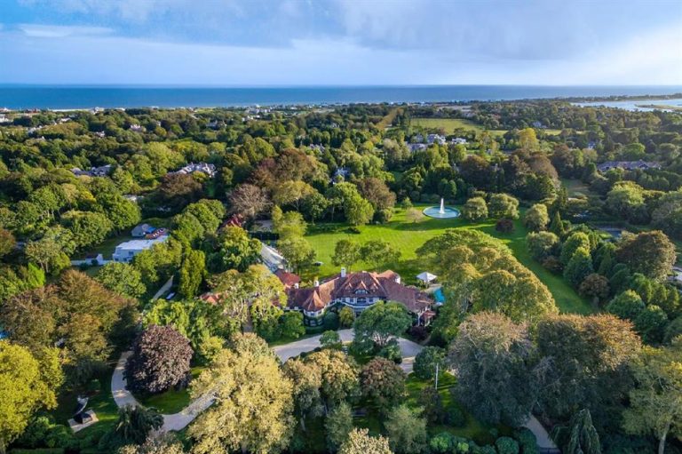 These Billionaire Backyards Will Have Your Jaw Dropped With Their Extra ...