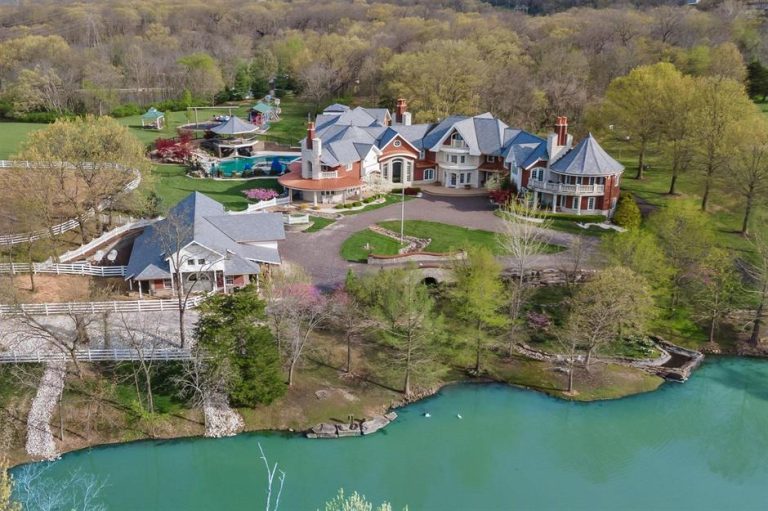 These Billionaire Backyards Will Have Your Jaw Dropped With Their Extra ...