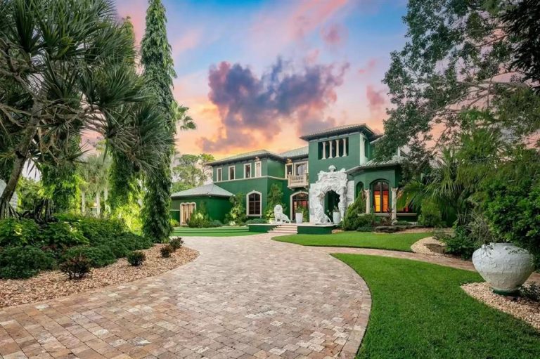 These Billionaire Backyards Will Have Your Jaw Dropped With Their Extra ...