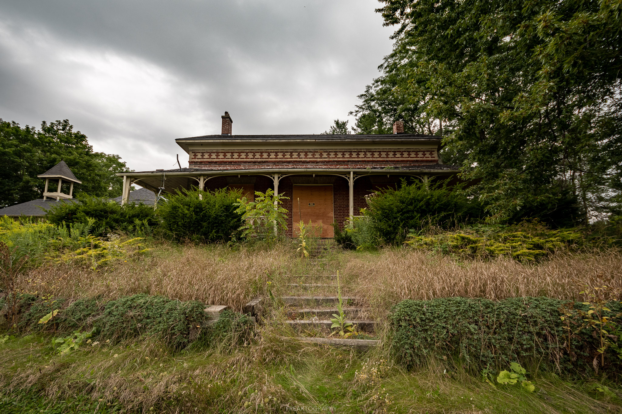 ABANDONED 1860 Built Classic Revival Heritage Farmhouse
