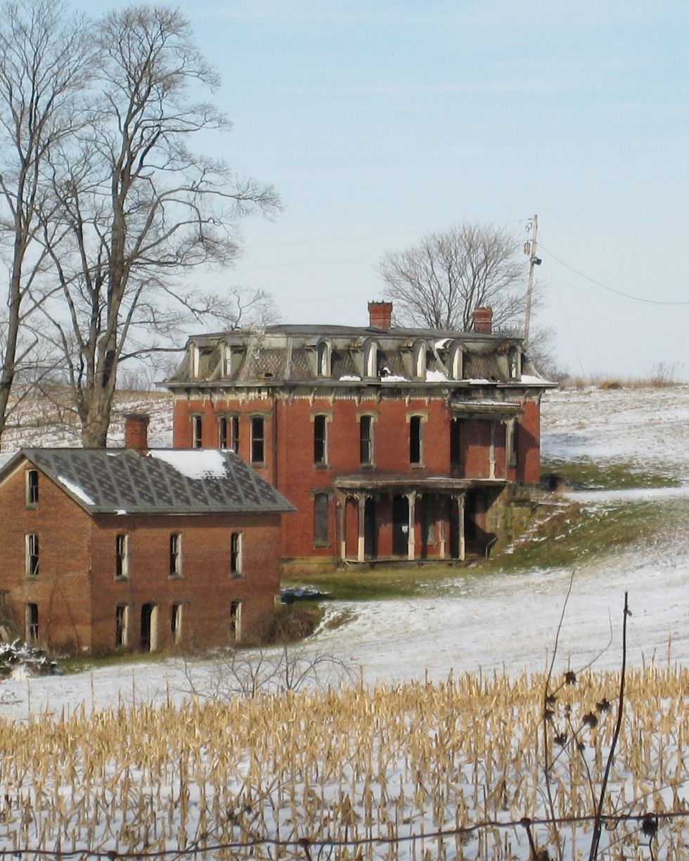 Deserted Houses with History So Unsettling It'll Make Your Toes Curl