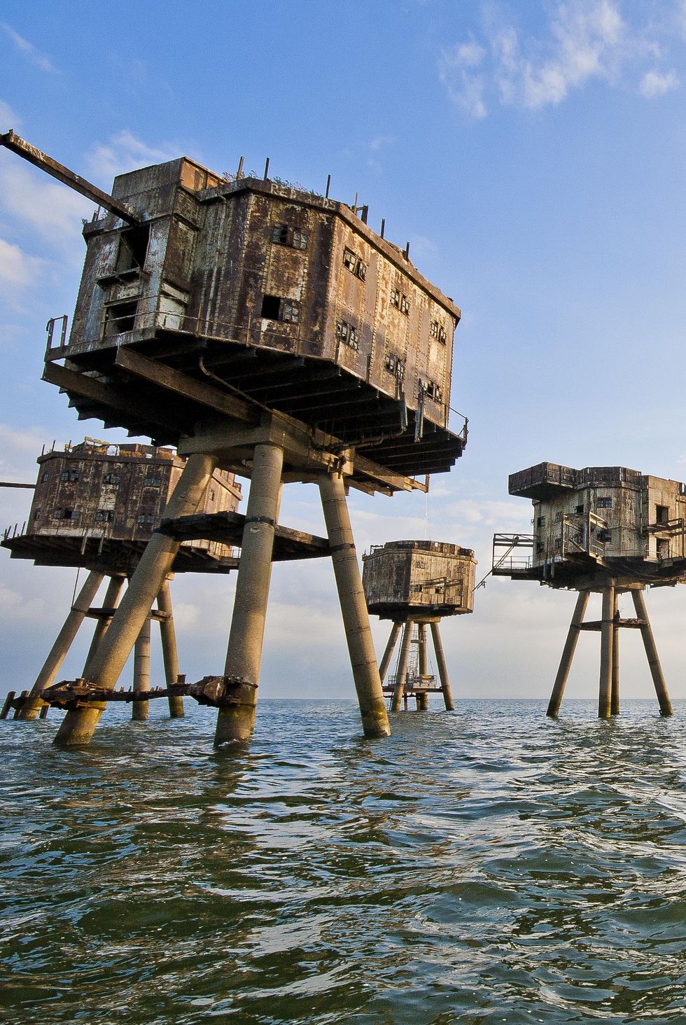 The World's Most Beautiful Deserted Locations - Bluekingo