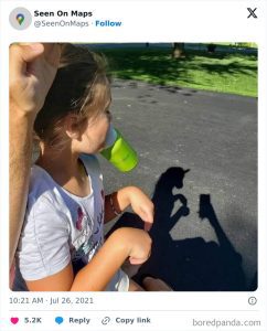 20 absurd scenes captured by walkers and street photographers