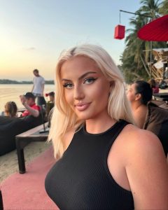 A Cosmic Dream: Model Seeks to Carry Elon Musk's Child on Mars